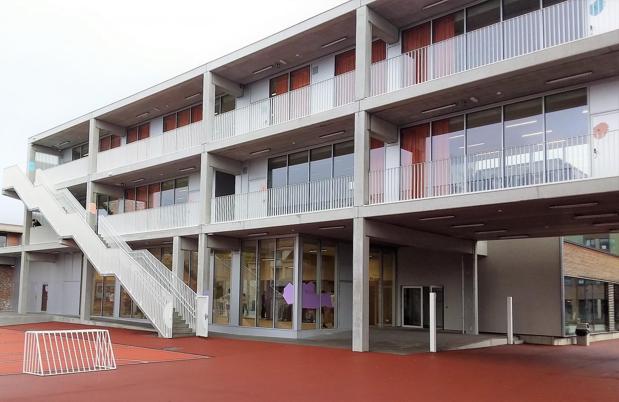 Nieuwbouw campus College Waregem | LD-service | Alle maatwerk in inox ...