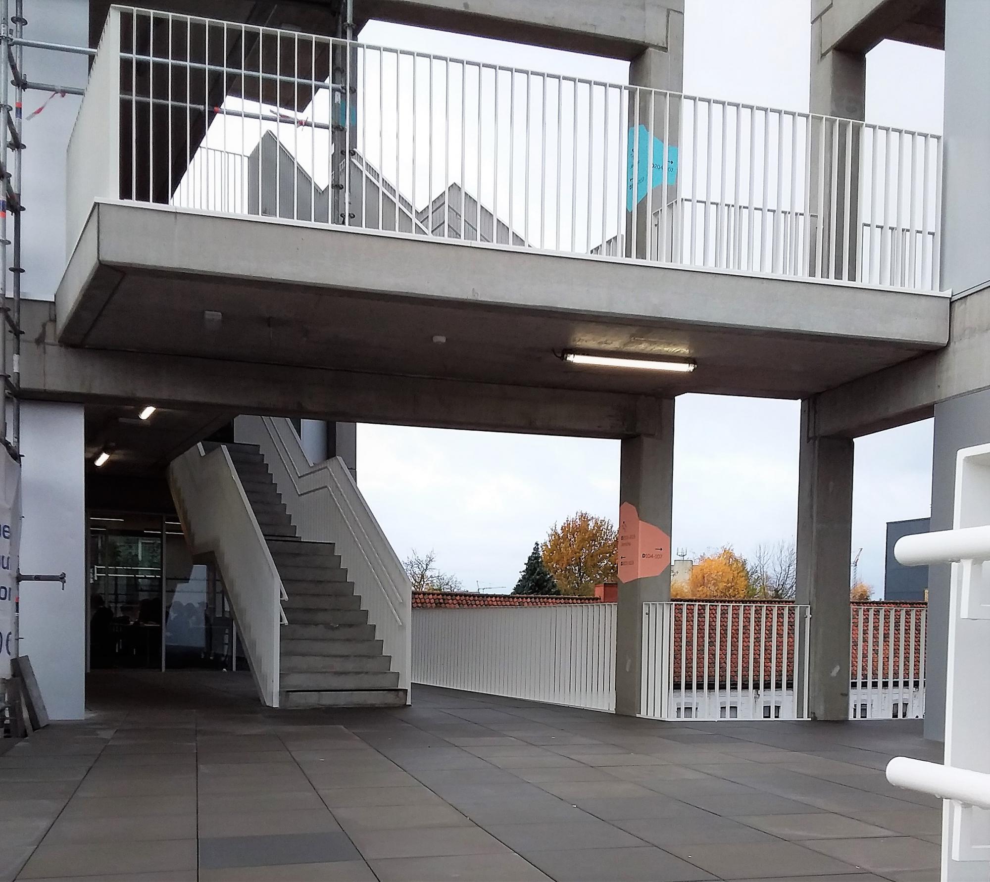 Nieuwbouw campus College Waregem | LD-service | Alle maatwerk in inox ...