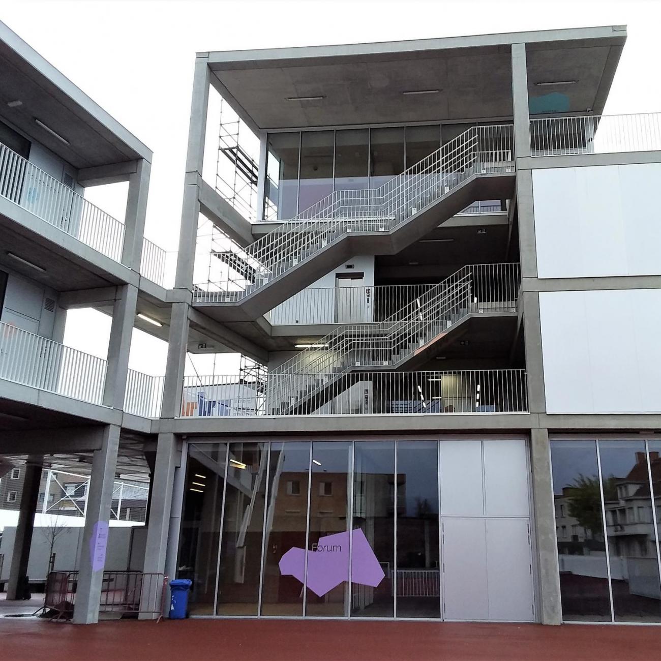 Nieuwbouw campus College Waregem | LD-service | Alle maatwerk in inox ...